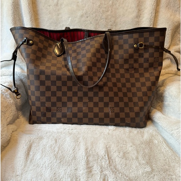 Louis Vuitton | Bags | Louis Vuitton Authentic Neverfull Gm Tote Bag Shows Some Wear In Good ...